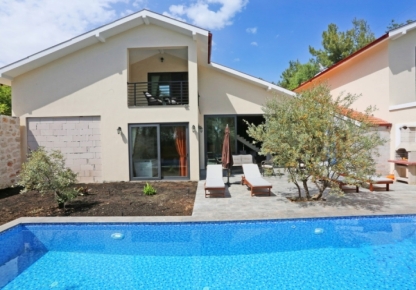 Villa Half Moon 1 - Resital Villa